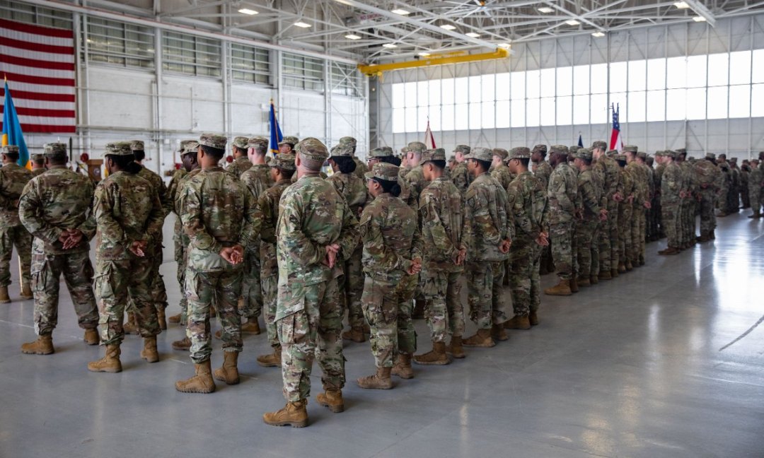 It’s Time to Change the Army’s Fraternization Rules - Modern War Institute